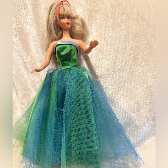 Mattel | Toys | Vintage Barbie Senior Prom Dress Excellent Condition ...